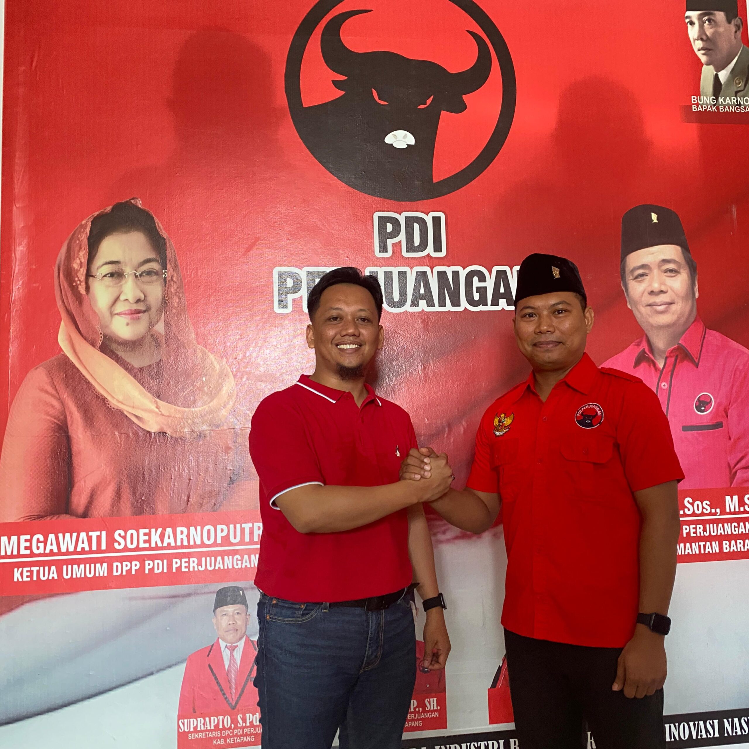 Bukti Keseriusan Untuk Ikut Pilkada Mendatang, Theo Mendaftar Ke PDIP ...